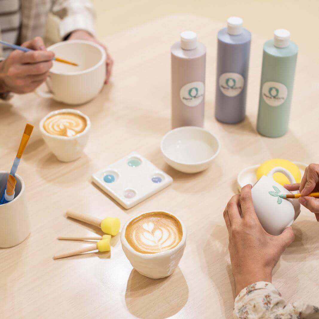 Mama Pottery Cafe, la cafetería de moda donde puedes pintar cerámica ...