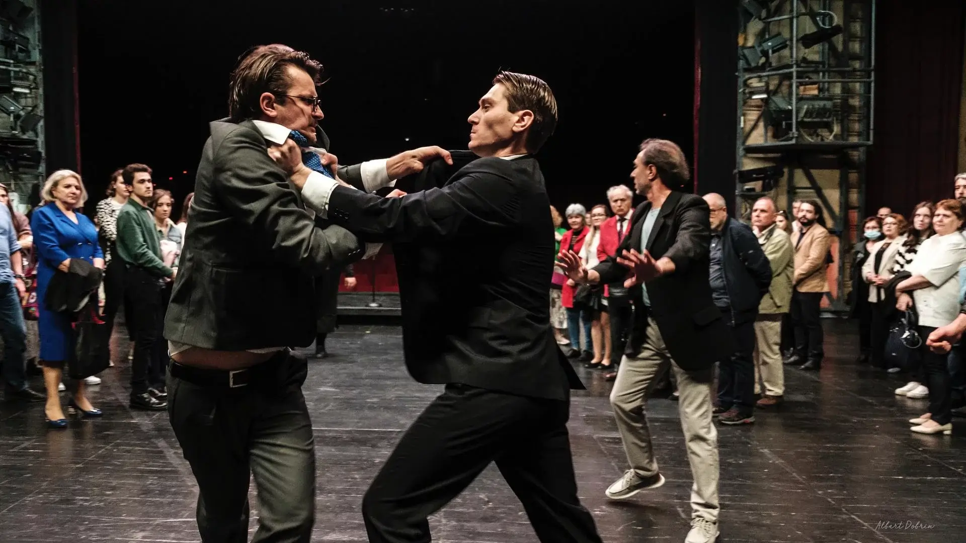 El director Declan Donnellan estrena en España "Edipo Rey" | Madrid ...